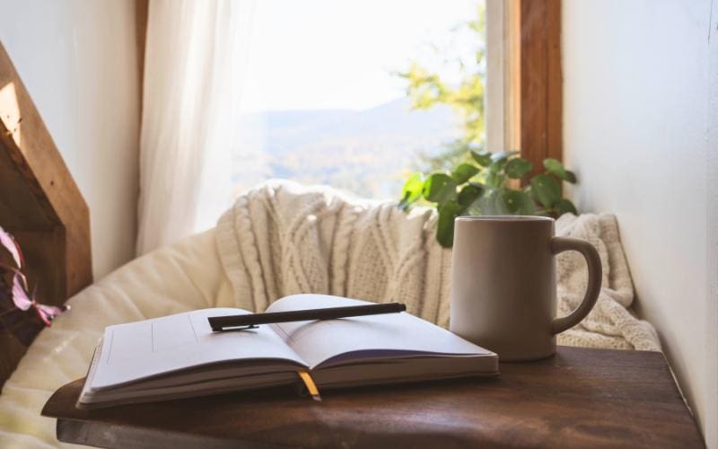 7 Journal Prompts to Overcome Procrastination and Avoidance